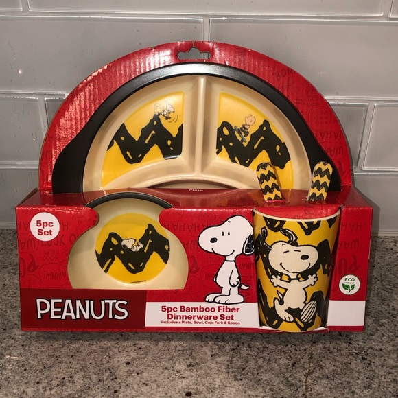 Peanuts | Dining | Nwt Peanuts Snoopy 5 Piece Bamboo Fiber Dinnerware ...